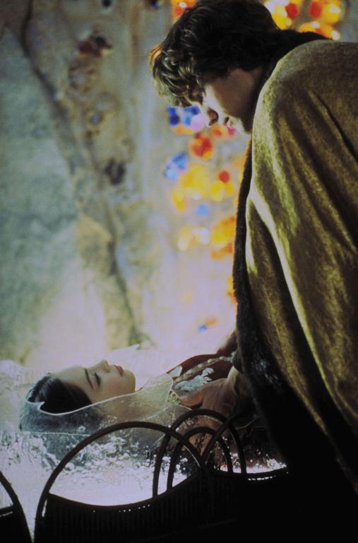 Imagini Snow White: The Fairest of Them All (2001) - Imagini Albă ca ... Imagini Snow White: The Fairest of Them All (2001) - Imagini Albă ca ...